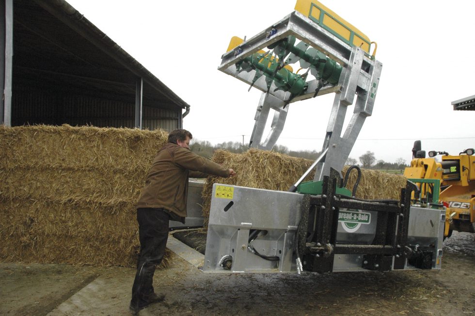 How to - Spread a Bale